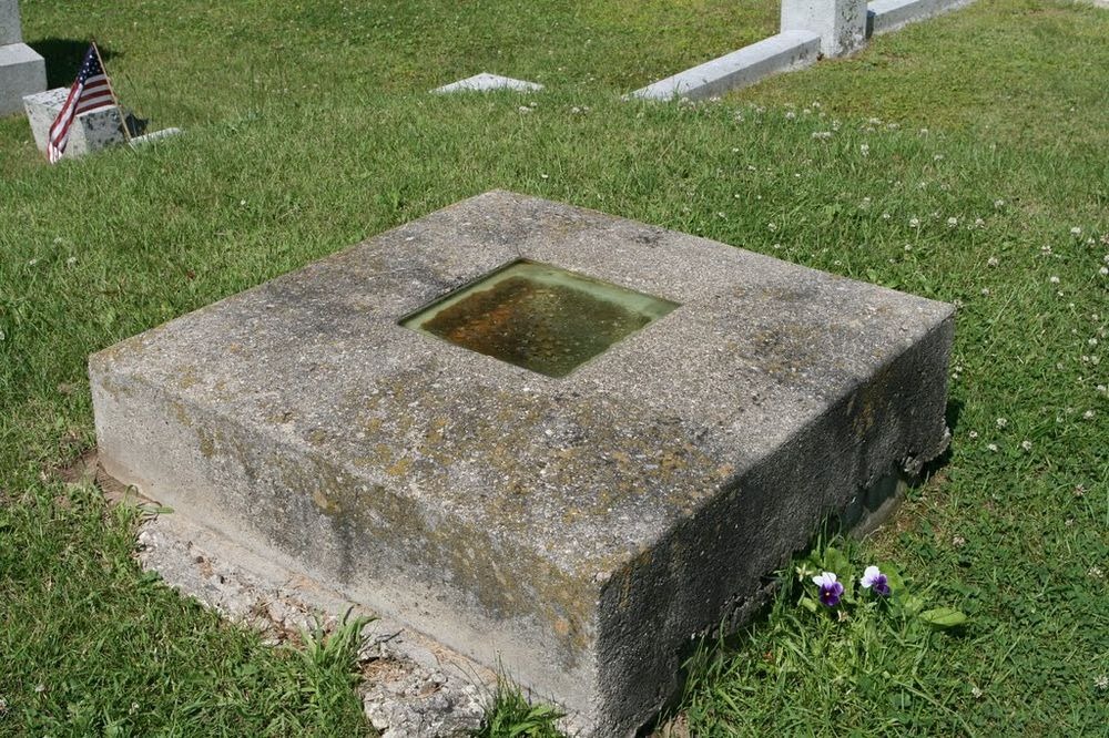 Timothy Clark Smith: The Grave With a Window – Burials & Beyond