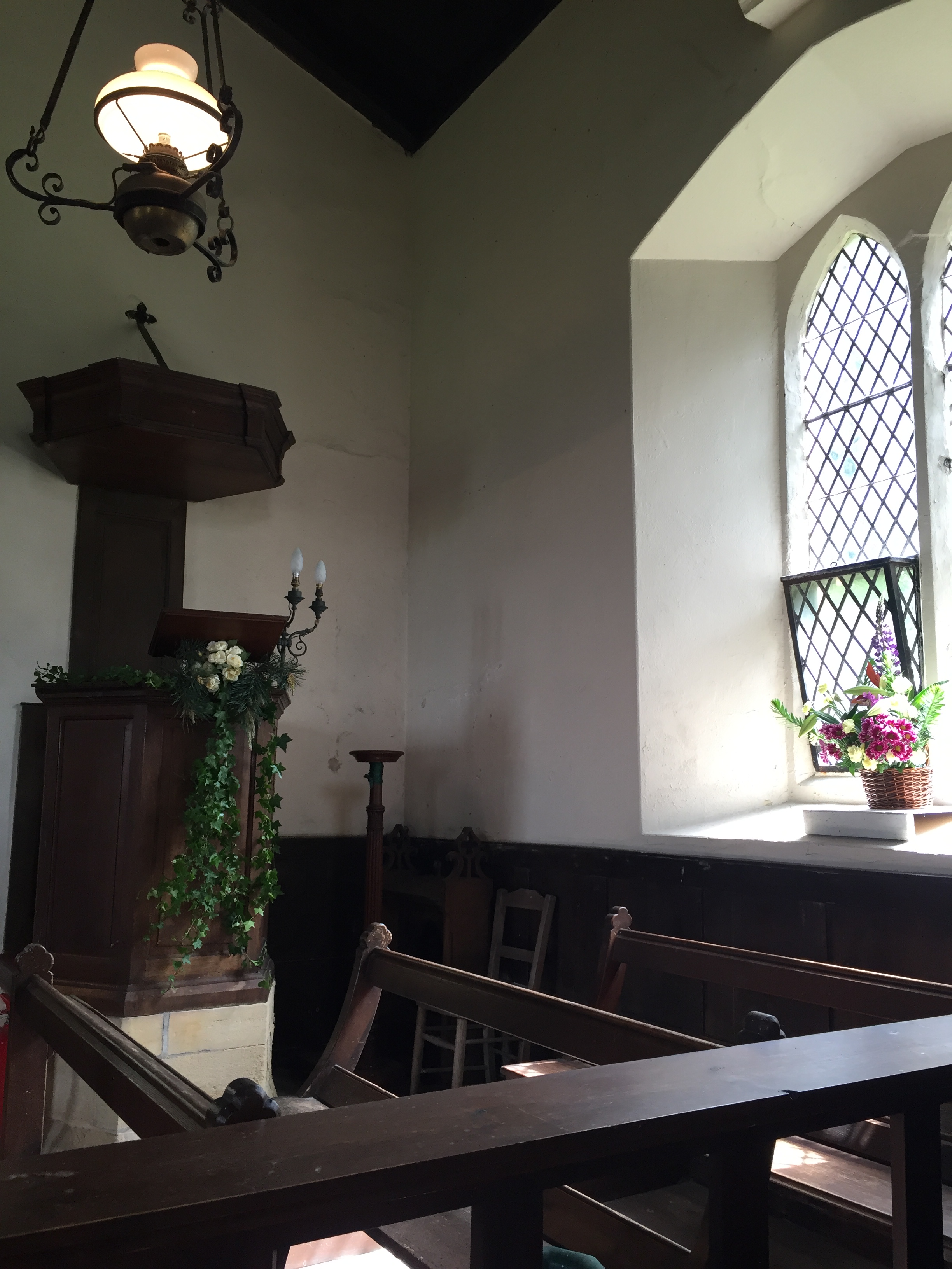 Legsby St Thomas: Beef Rolls and Busy Farmers – Burials & Beyond